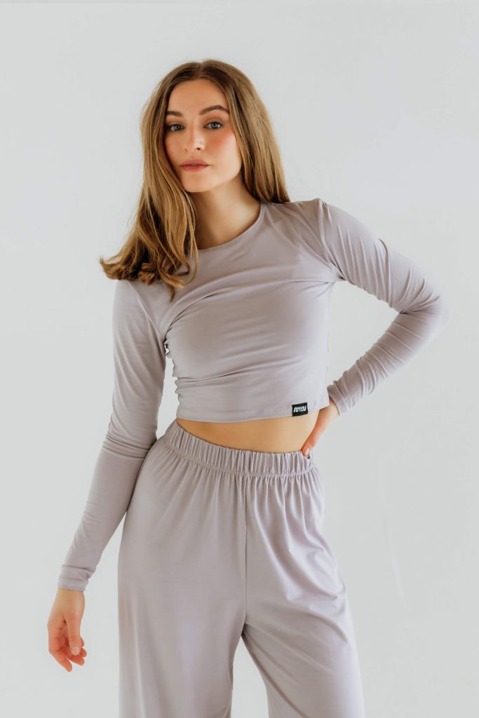 Natural Material Hugging Crop Top / PLATINUM - Mutastore