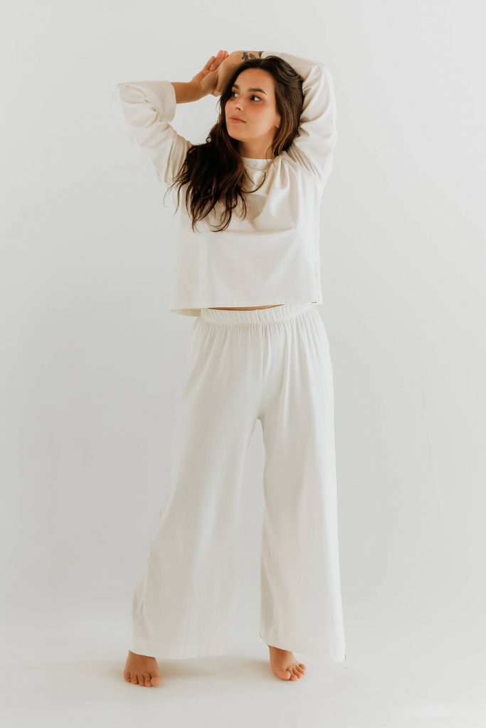 High Waisted Bamboo Flowy Pants / OFF-WHITE - Mutastore
